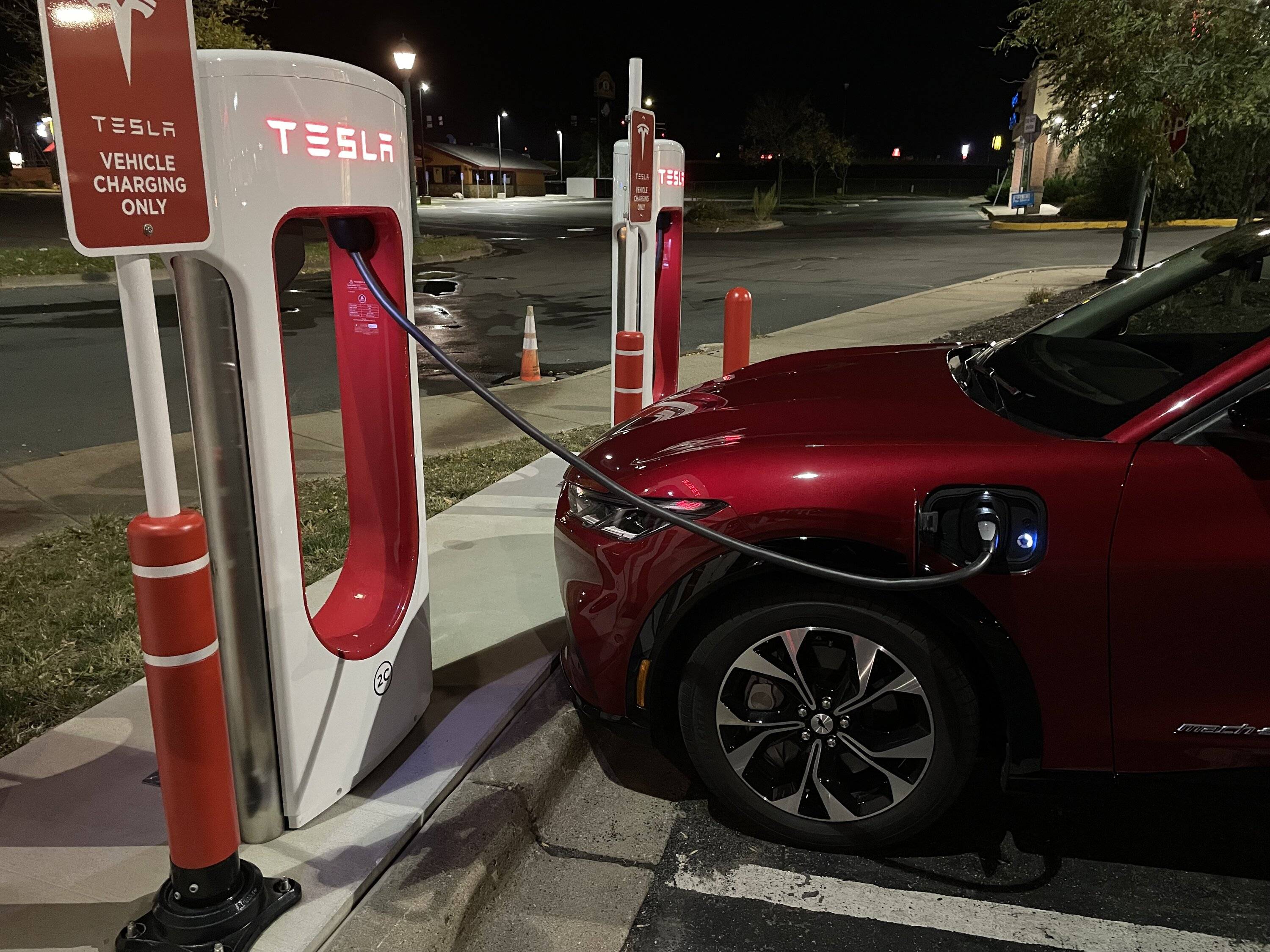 First Tesla Superchargers with "Magic Dock" CCS Adapter are online ...