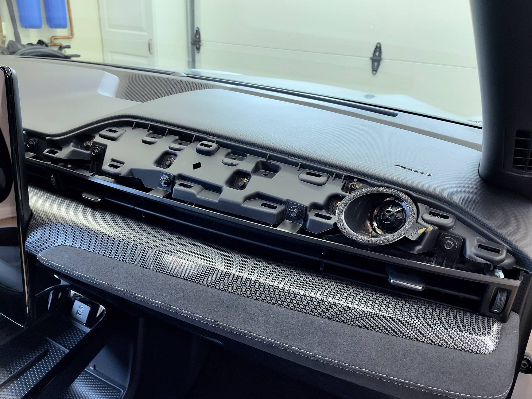 Dash trim removal | MachEforum - Ford Mustang Mach-E News, Owners ...