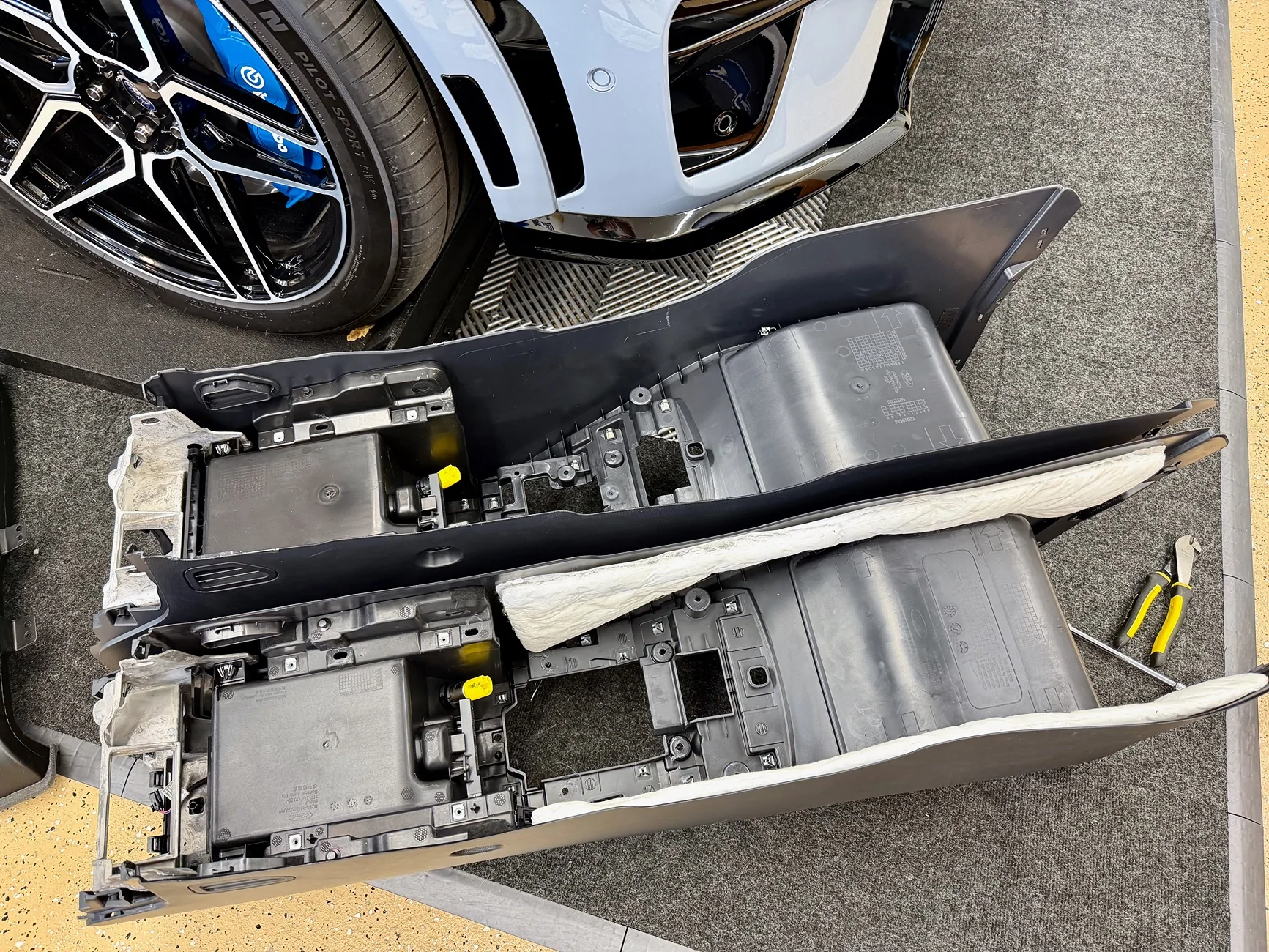 Finally Got My Flow-Through Floor Console! | MachEforum - Ford Mustang ...