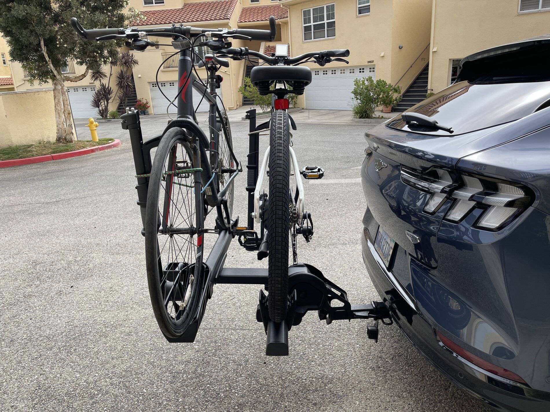 First roadtrip with Curt hitch and Thule T2 Pro XT bike rack ...