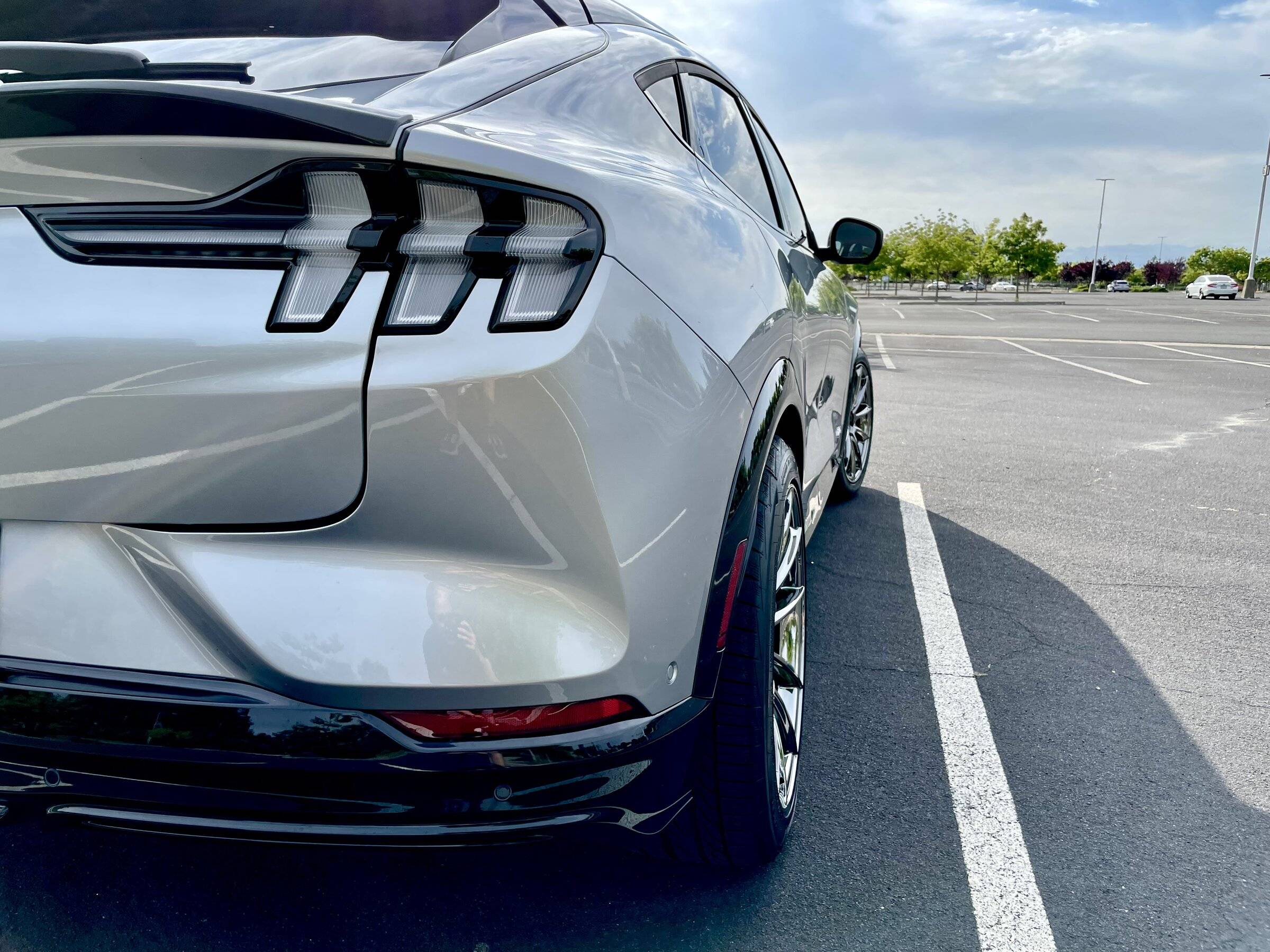 Did a few things to my Iconic Silver Metallic Premium: 1.5” lowering ...