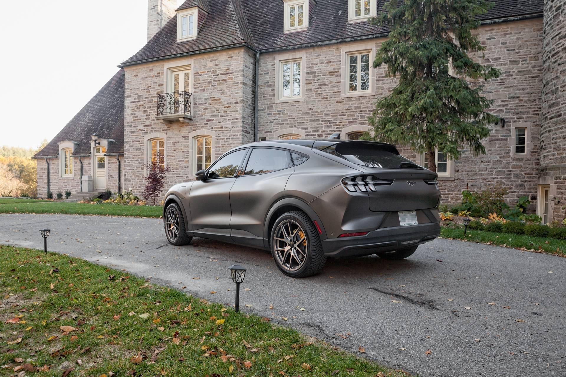 New apparel and shoes: satin wrap, grille wrap, 20" wheels, Michelin ...