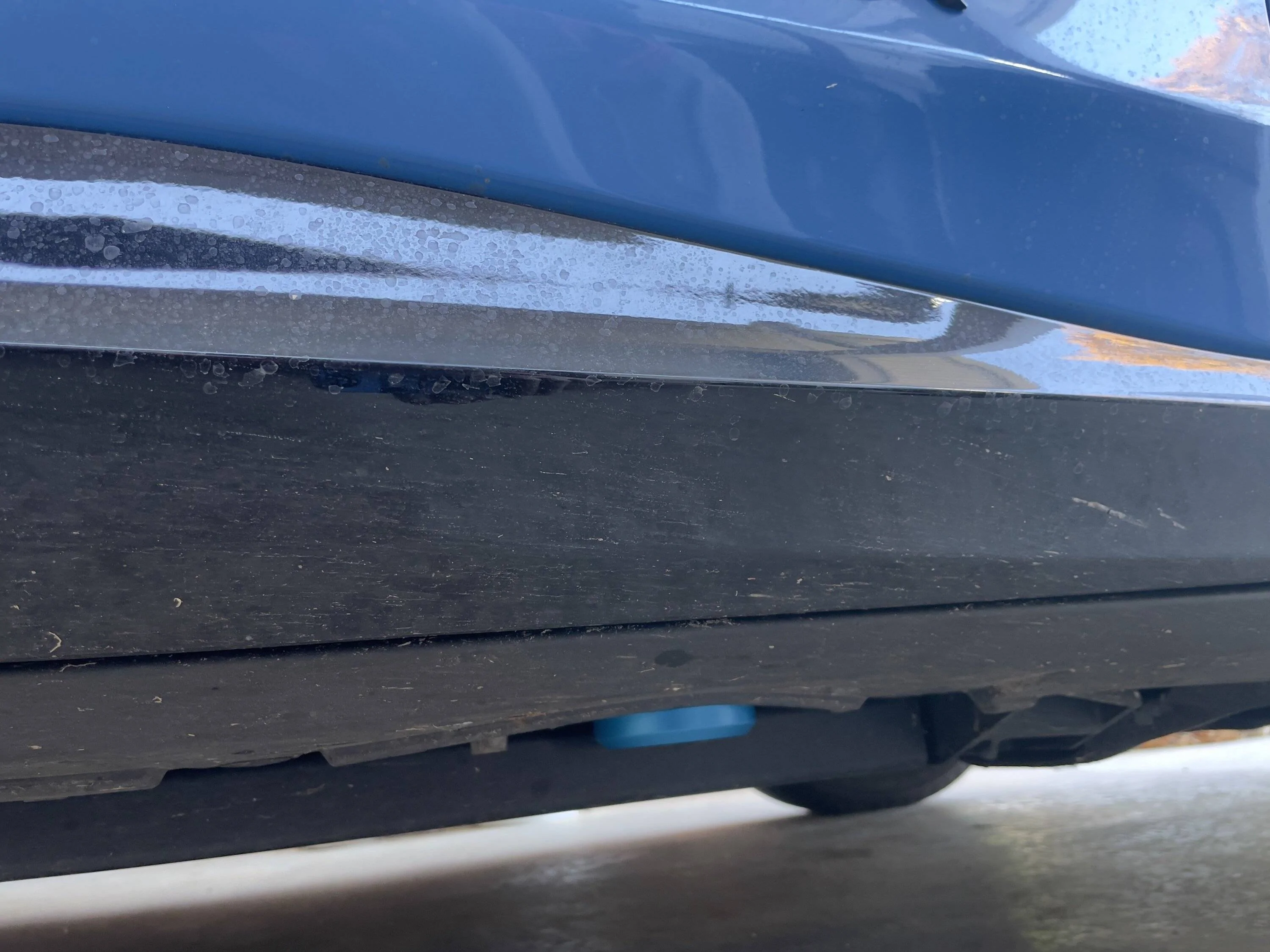 Marking the Triangles (arrows) to indicate proper jack points ...