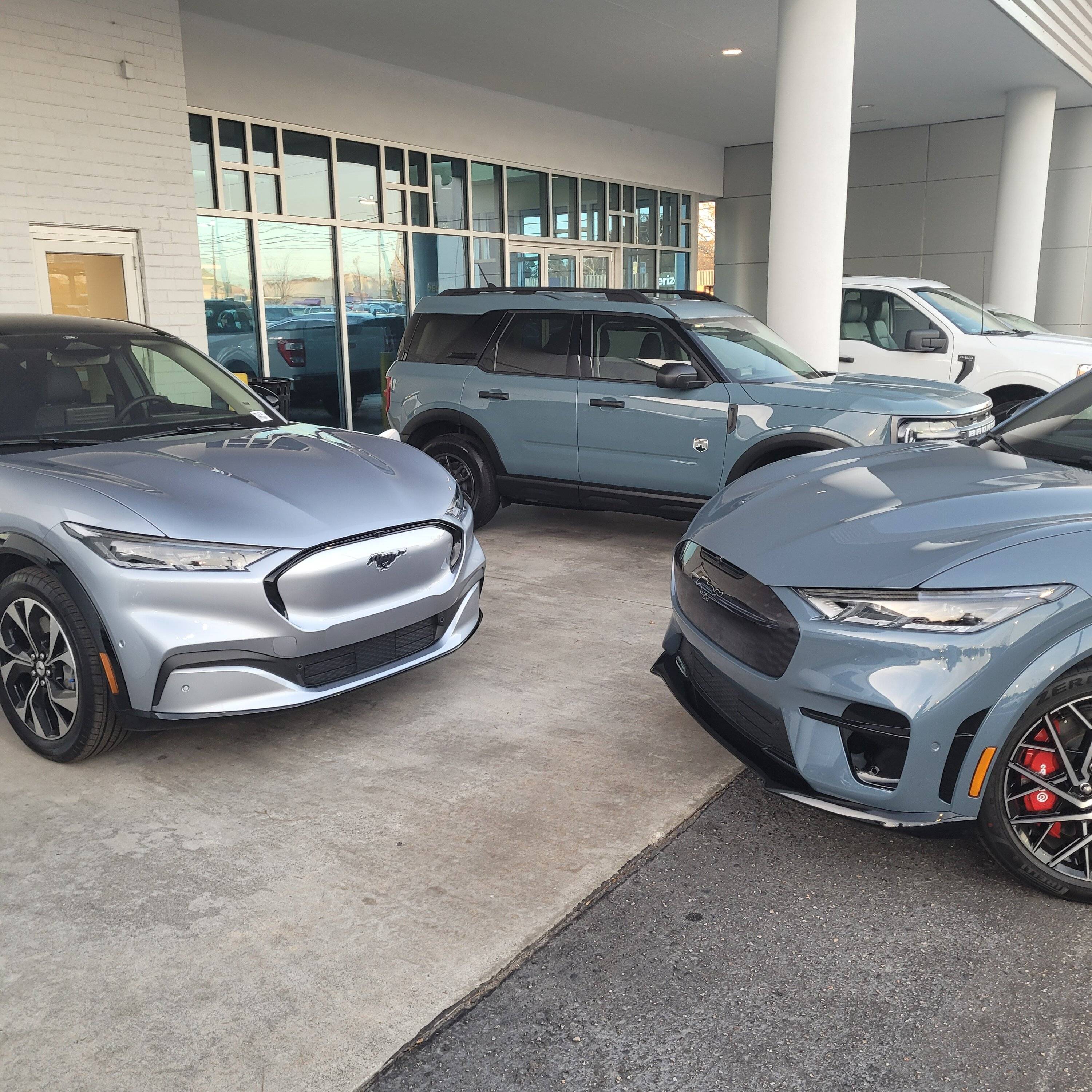 ICED BLUE SILVER METALLIC Mach-E Photos | Page 24 | MachEforum - Ford ...