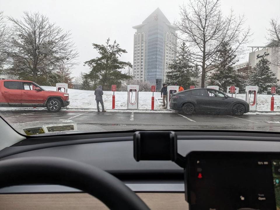 First Tesla Superchargers with "Magic Dock" CCS Adapter are online ...