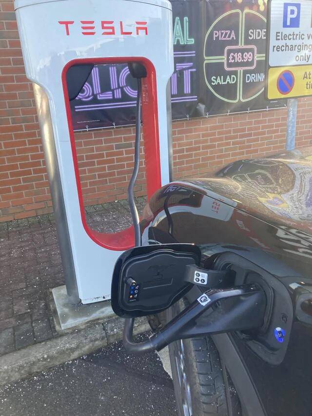 First Tesla Superchargers with "Magic Dock" CCS Adapter are online ...